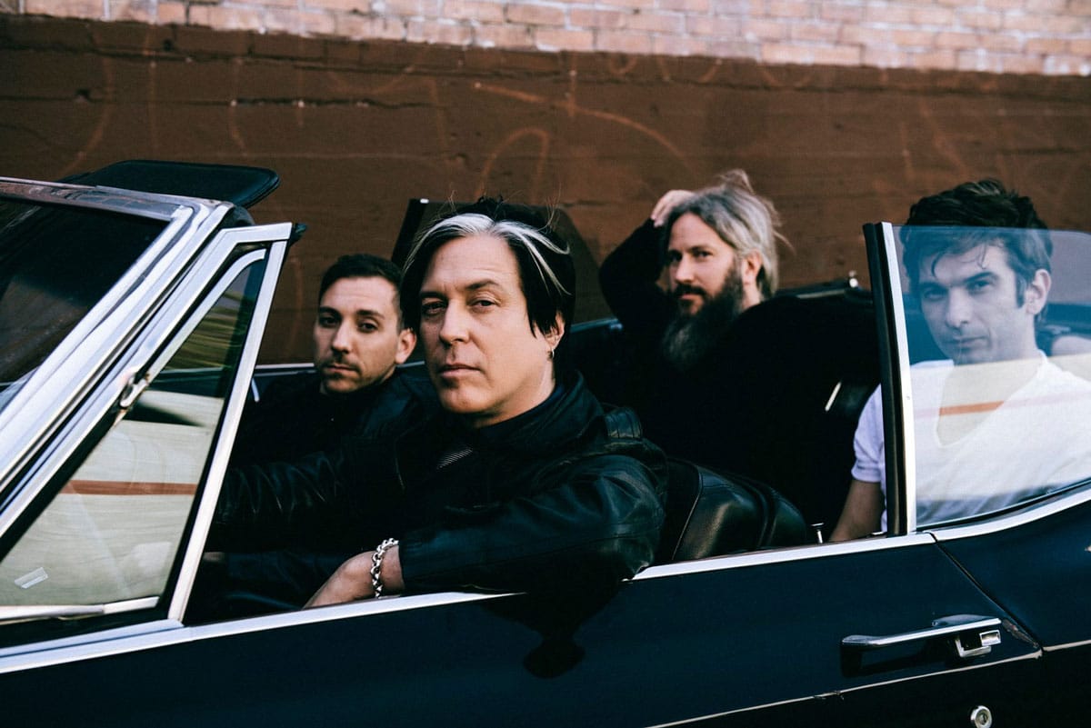 Troy Van Leeuwen (QOTSA) + Tony Hajjar (ATDI): "Gone Is Gone no tiene ...