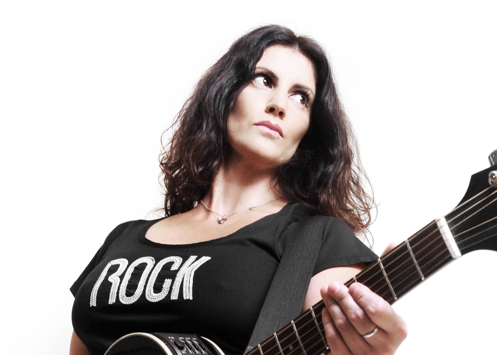 Carolina Bossa - Rock.com.ar