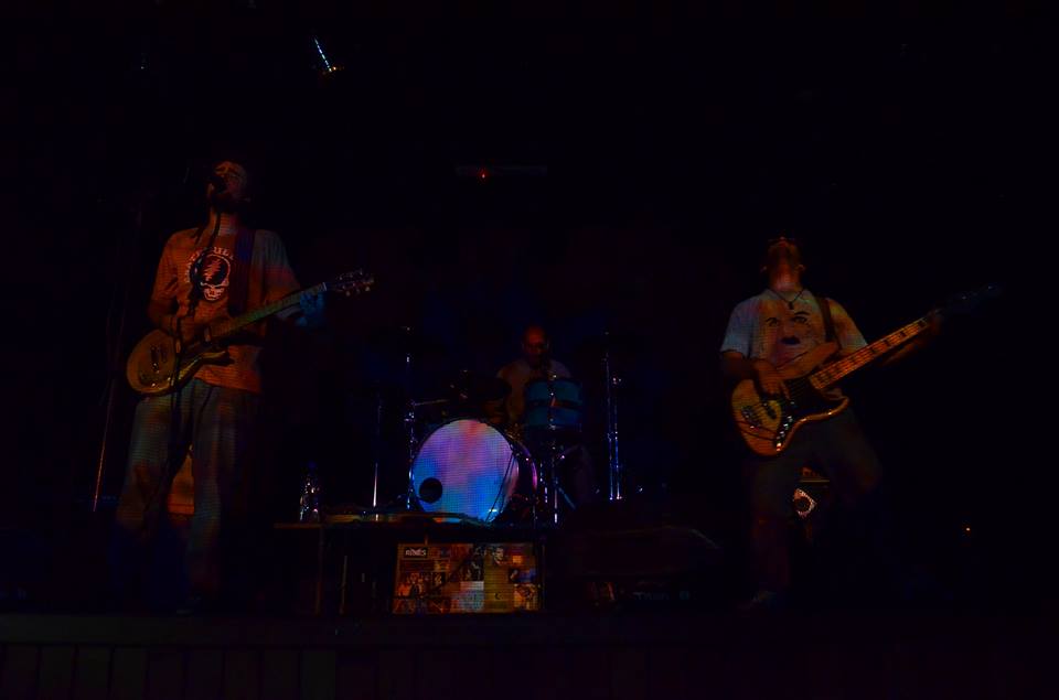 Las nociones, una letra de Cualquier Limón - Rock.com.ar