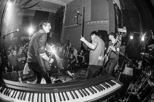 Tren, una letra de Proyecto Quasar - Rock.com.ar