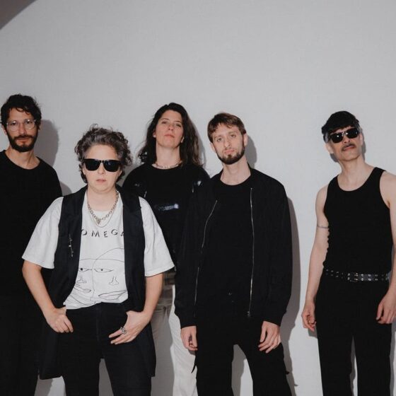 Flight 956, una letra de Carlos Indio Solari - Rock.com.ar